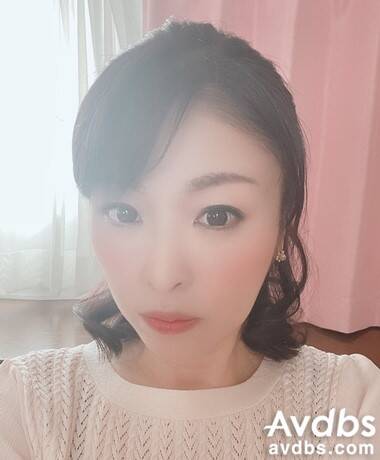 아오야마 스즈카 / 2021년 40대 유부녀 신인 | AVDBS